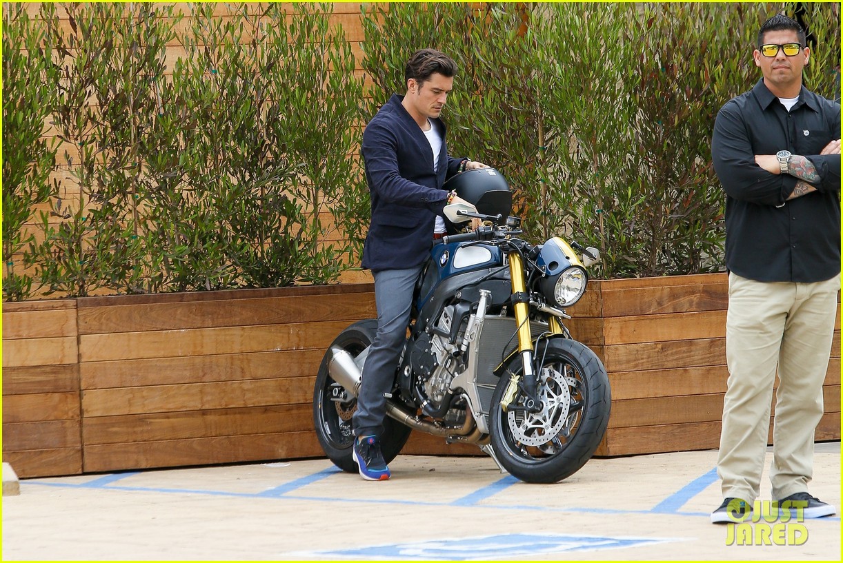 Orlando Bloom Takes His Motorcycle to Malibu: Photo 3696967 | Orlando ...