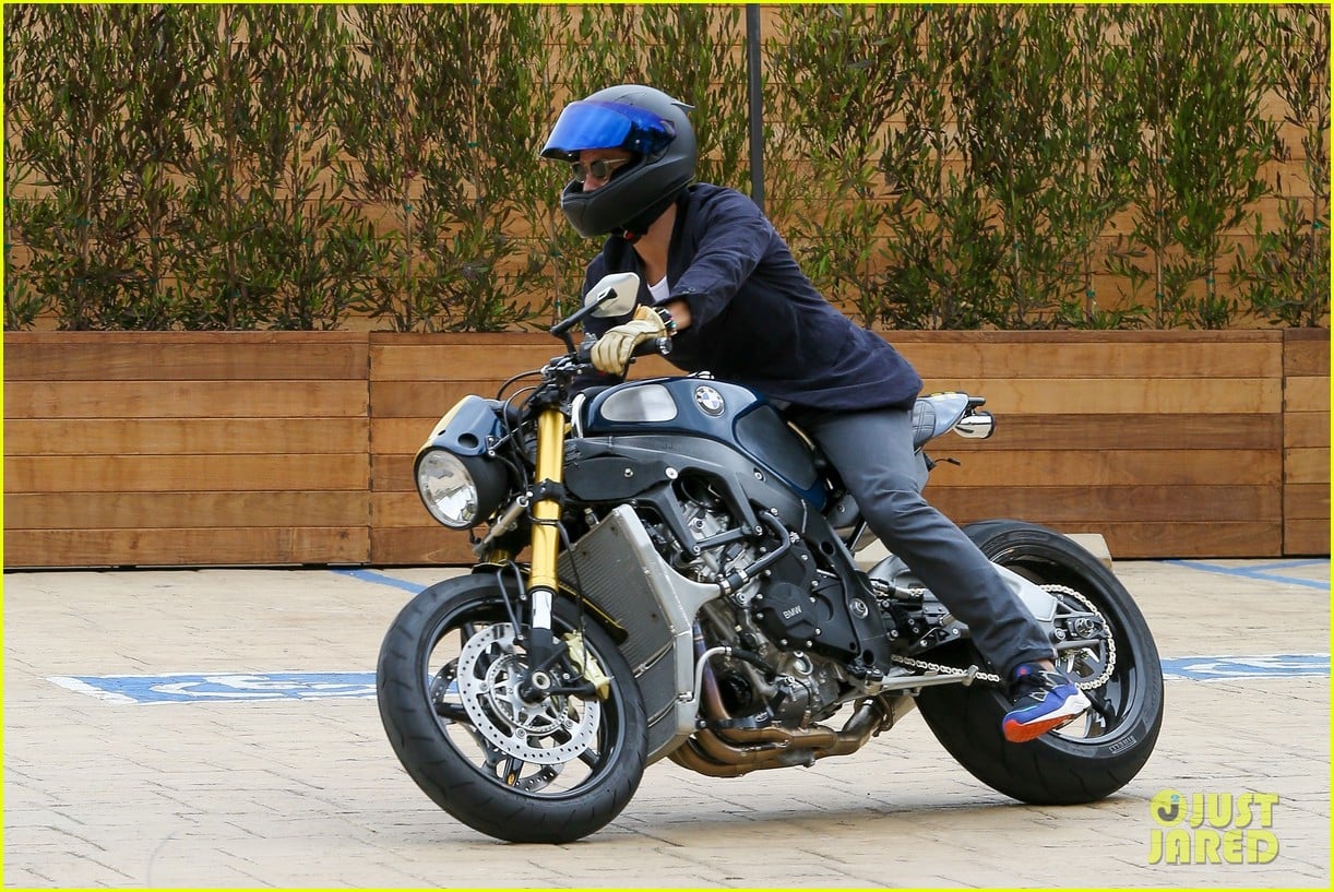 Orlando Bloom Takes His Motorcycle to Malibu: Photo 3696973 | Orlando ...
