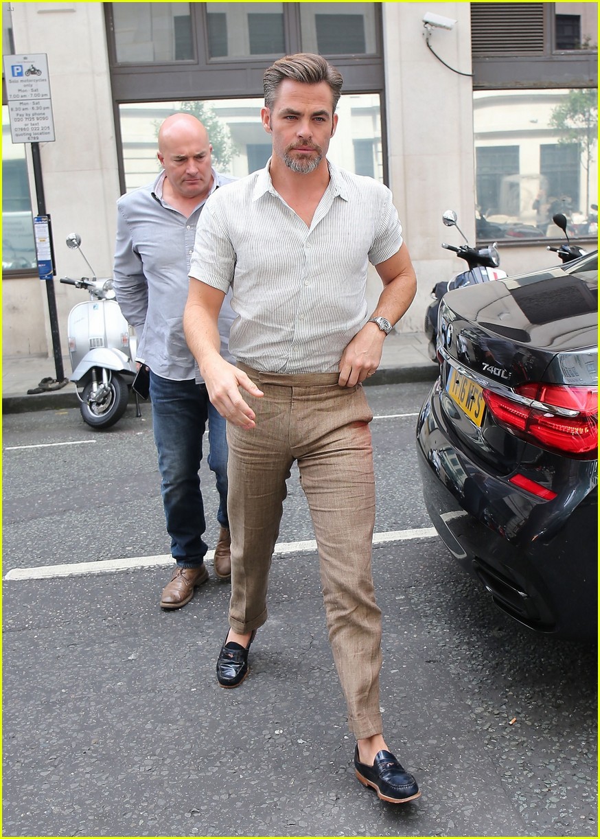 Chris Pine & Zachary Quinto Show Off Suave Style in London: Photo ...