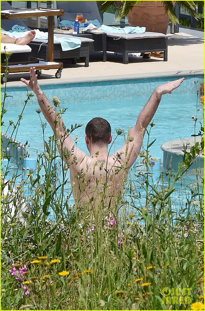Sam Smith Goes Shirtless While on Vacation!: Photo 3700882 | Shirtless ...