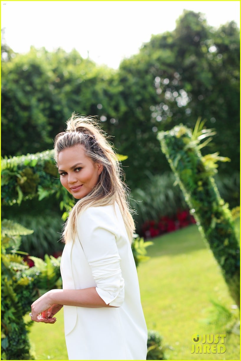 Chrissy Teigen Hosts REVOLVE Fourth Of July Bash With John Legend ...