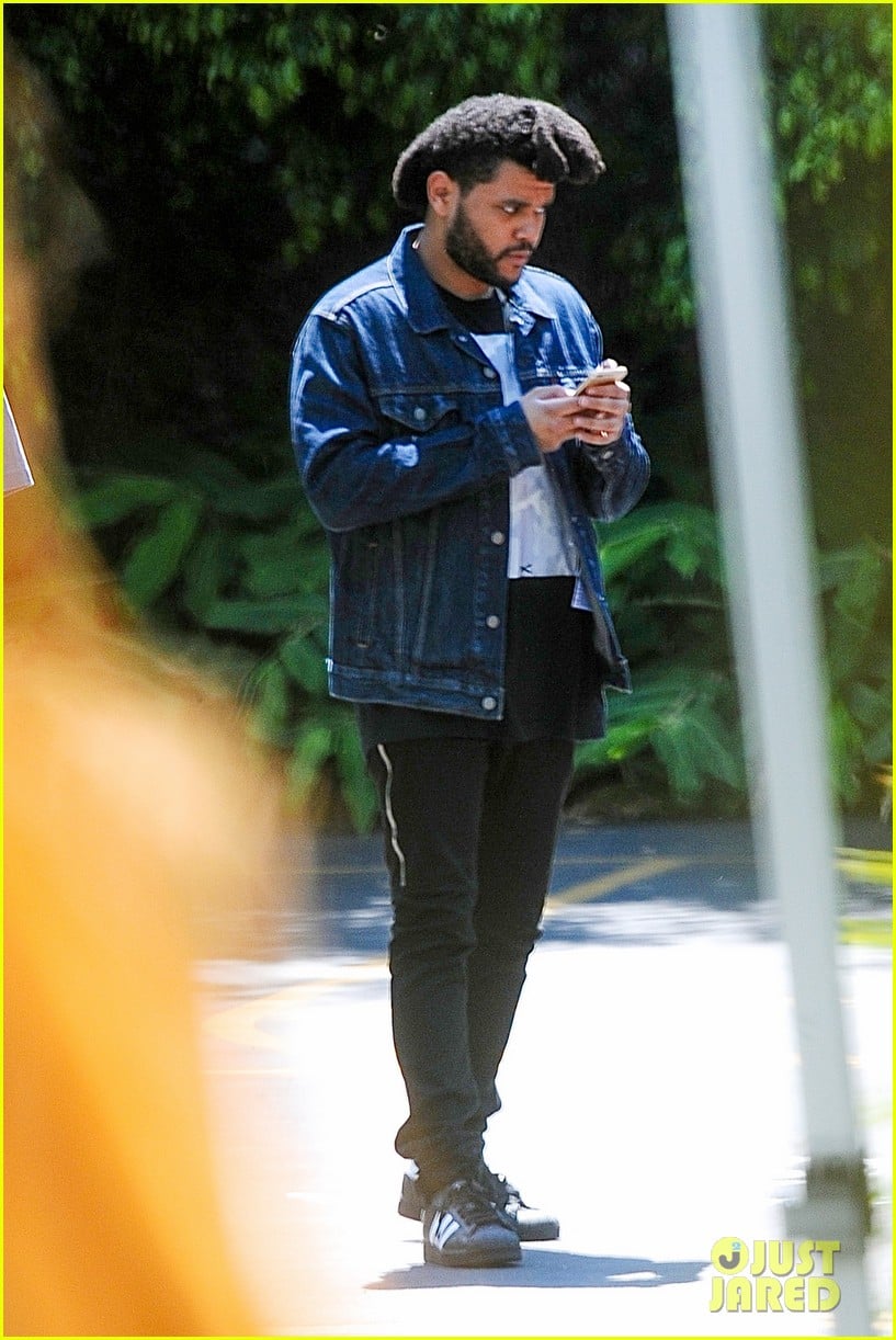 The Weeknd Shares a Pic of Himself in a Recording Studio!: Photo ...