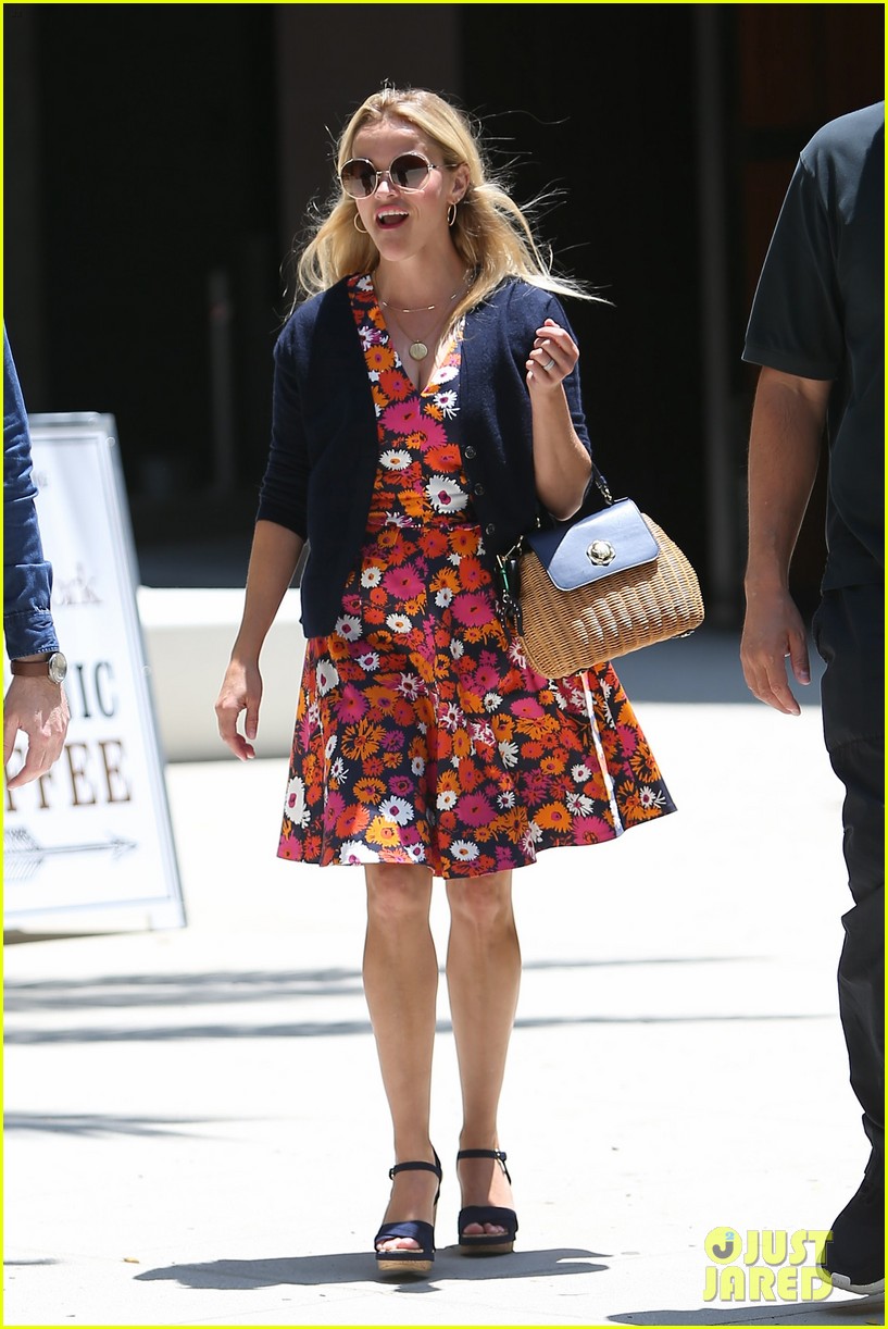 Photo: reese witherspoon hits gym and gets back to business 13 | Photo ...