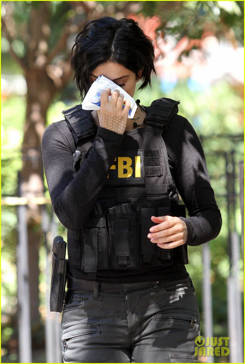 Jaimie Alexander Ices Her Broken Nose on 'Blindspot Set': Photo 3740169 ...