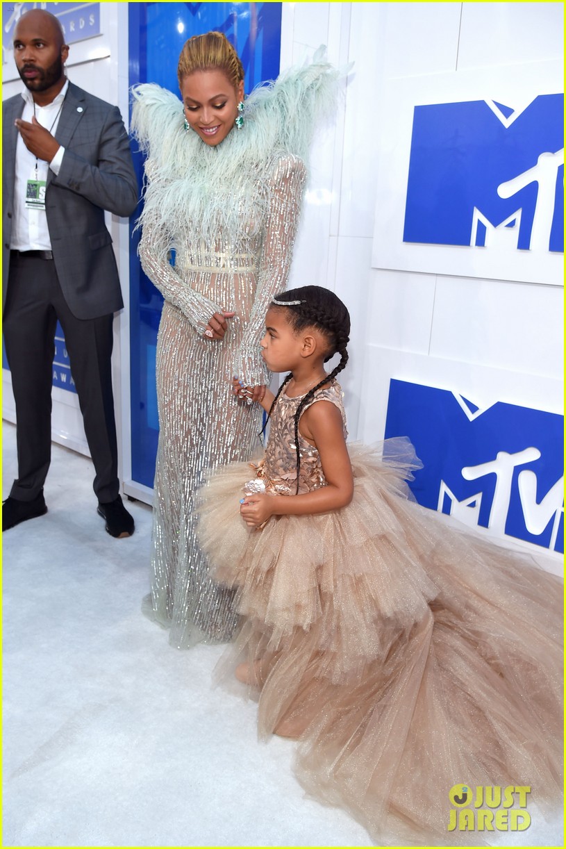 Blue Ivy Carter Joins Mom Beyonce on MTV VMAs 2016 Red Carpet!: Photo ...