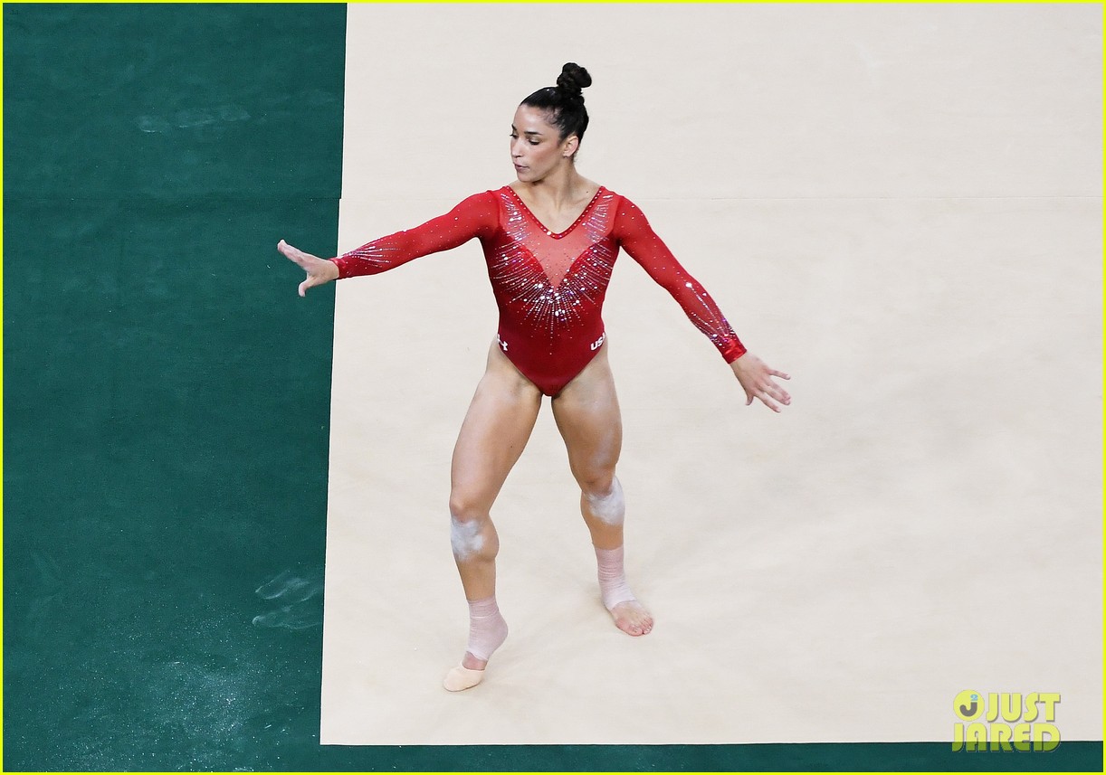 Simone Biles & Aly Raisman Take Gold & Silver in Gymnastics Floor ...