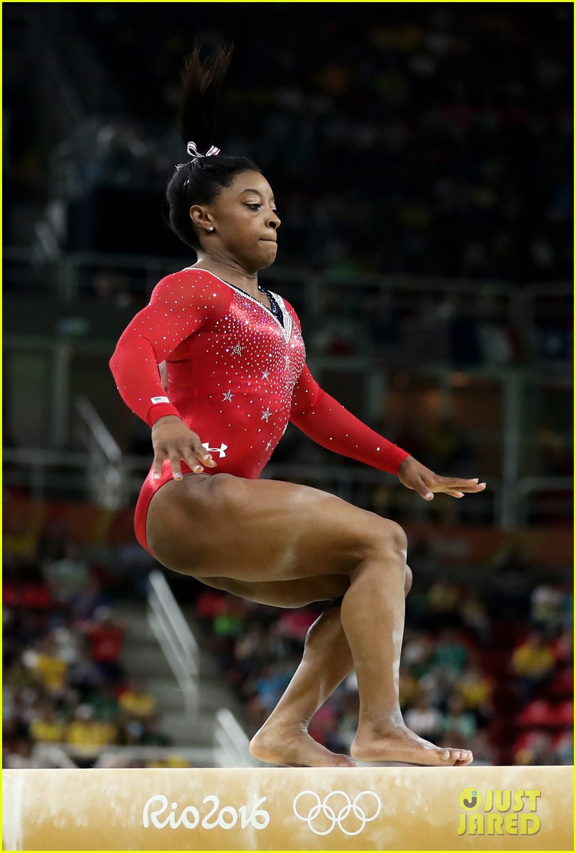 Laurie Hernandez & Simone Biles Win Silver, Bronze for Balance Beam at ...