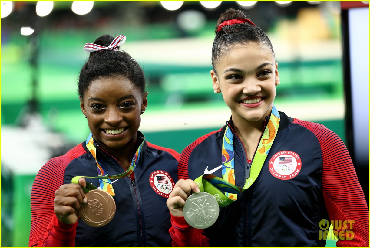 Laurie Hernandez & Simone Biles Win Silver, Bronze for Balance Beam at ...