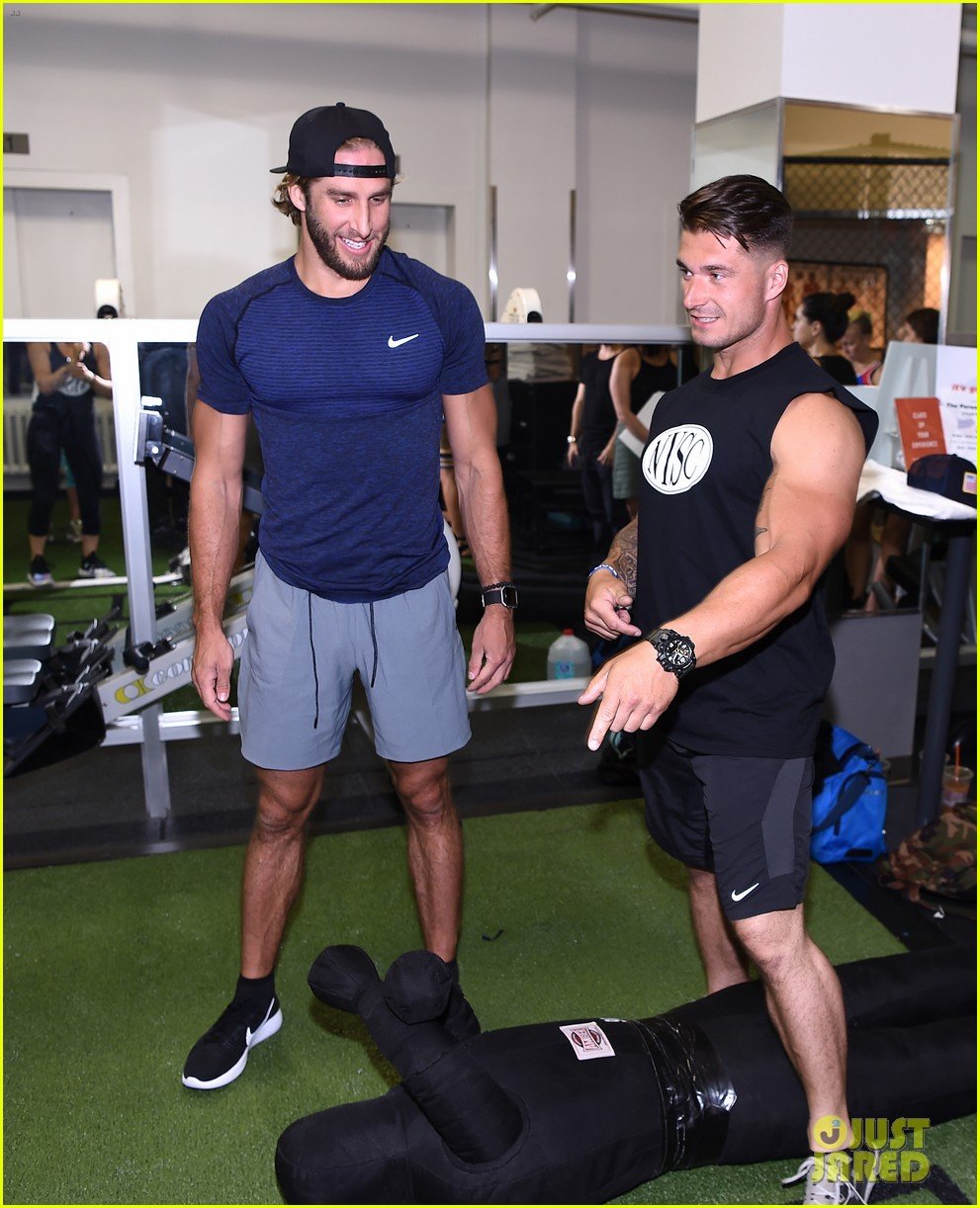 The Bachelorette's Shawn Booth Didn't Watch JoJo's Season: Photo ...