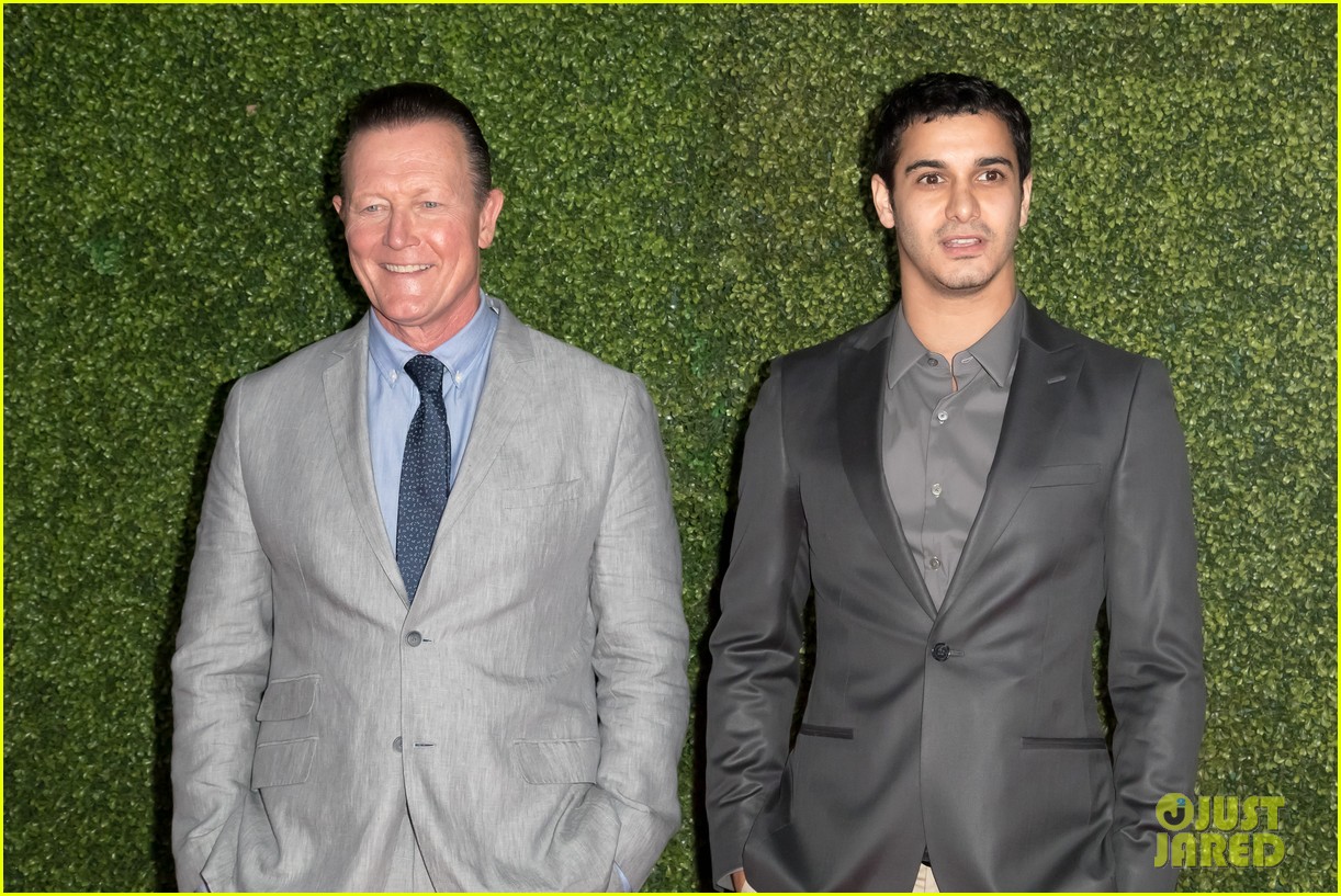 Lizzy Caplan & Fiance Tom Riley Couple Up At CBS, CW, Showtime Summer ...