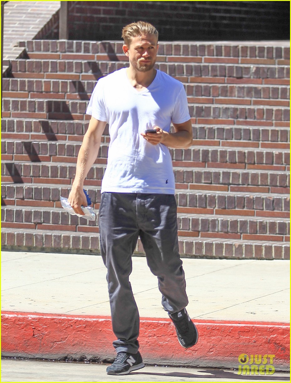 Charlie Hunnam 'Feels So Lucky' To Play King Arthur: Photo 3736491 ...