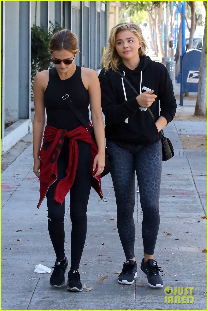 Chloe Moretz Meets Up With Zoey Deutch For Pilates Class: Photo 3737637 ...