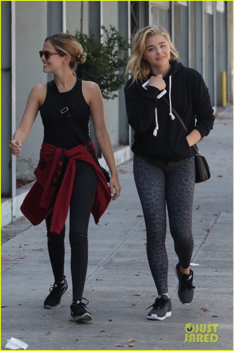 Chloe Moretz Meets Up With Zoey Deutch For Pilates Class: Photo 3737653 ...