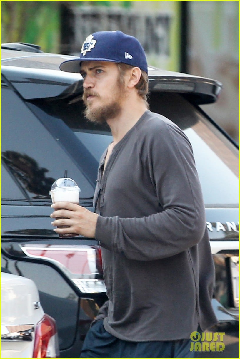 Photo: hayden christensen scruffy beard rare outing 03 | Photo 3741961 ...
