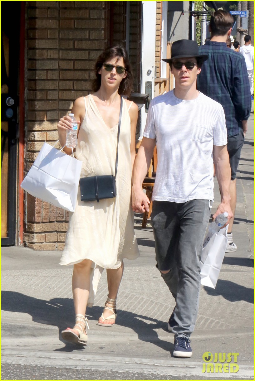 Benedict Cumberbatch & His Wife Sophie Hunter Go Shopping in Venice ...