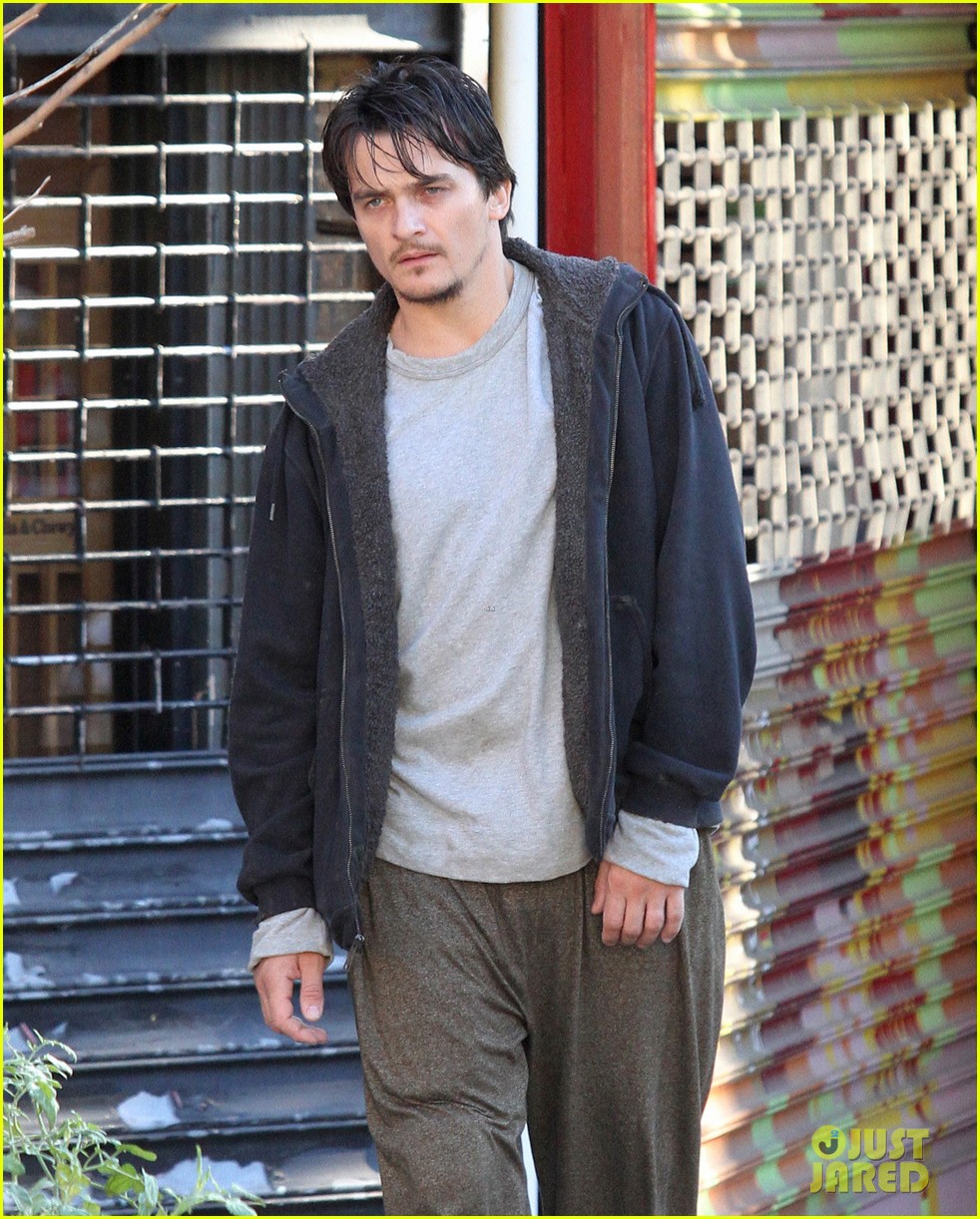 Rupert Friend Gets to Work on 'Homeland' Season 6: Photo 3740144 ...