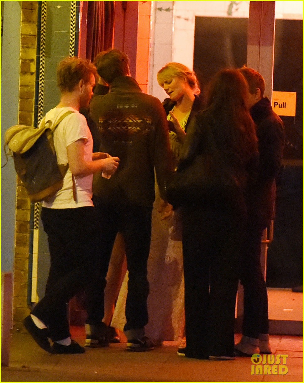 Andrew Garfield Grabs Dinner With Friends After Stepping Out with Emma ...