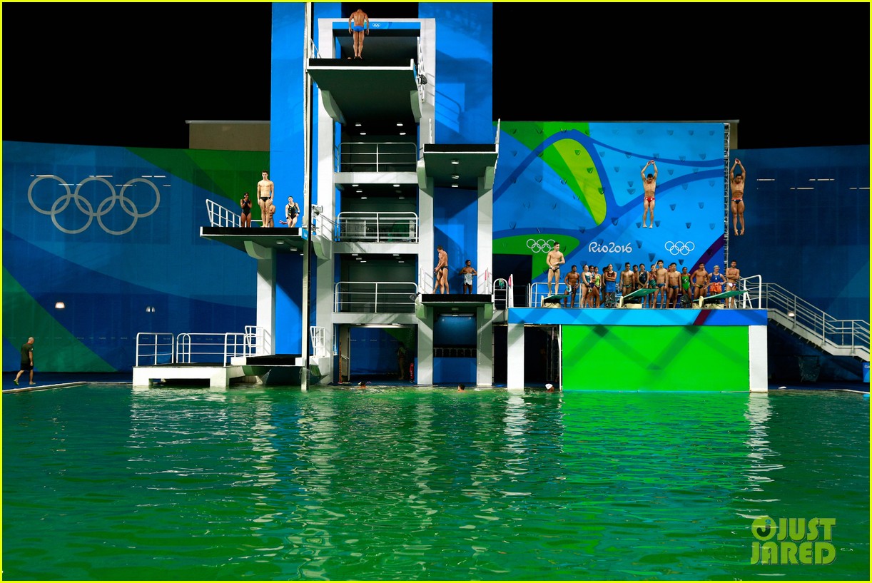 Olympics Diving Pool Water Turns Green, Tom Daley Reacts!: Photo ...