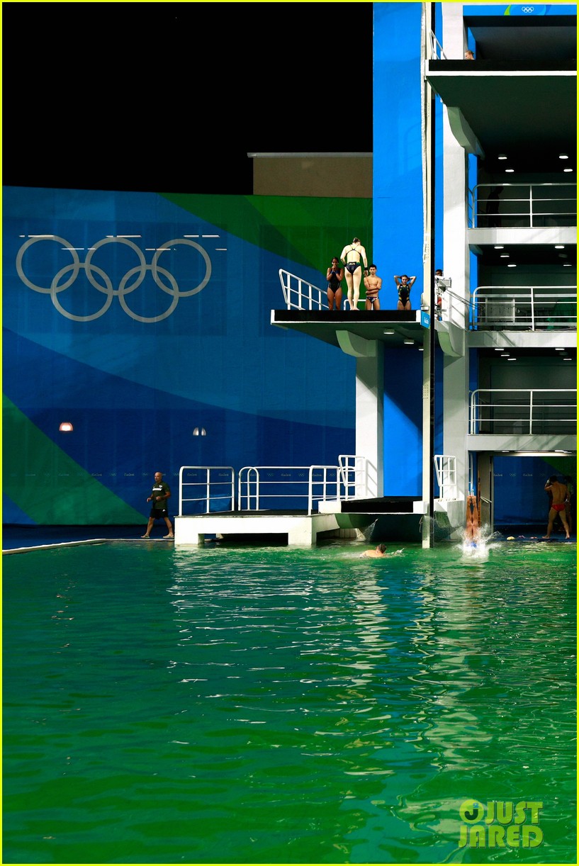 Olympics Diving Pool Water Turns Green, Tom Daley Reacts!: Photo ...