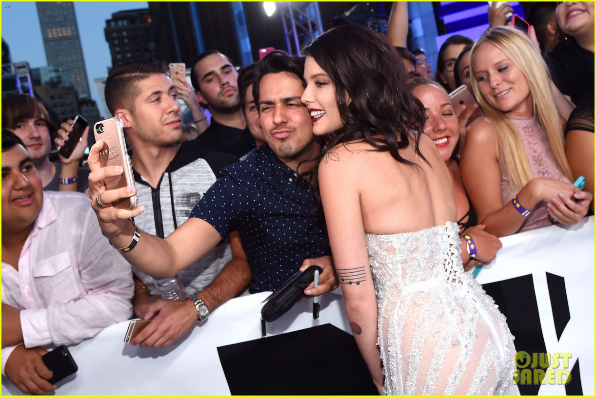 Halsey Opts for Super Sheer Silver Outift for MTV VMAs 2016: Photo ...