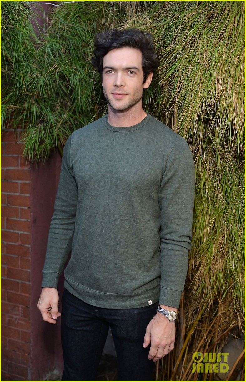 Sarah Hyland & Zelda Williams are Karaoke Queens at Glamour Mag's AG ...