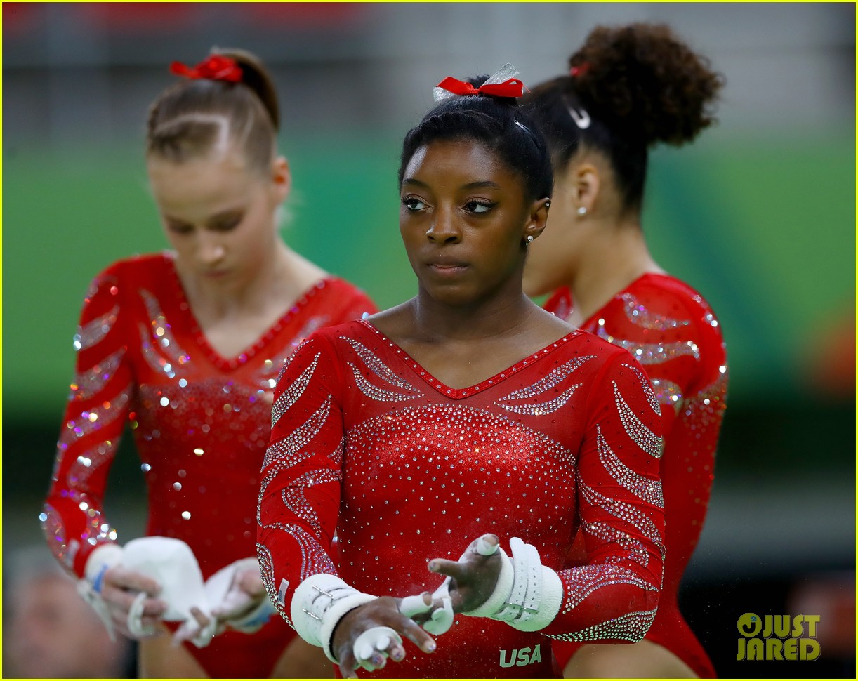 Simone Biles, Laurie Hernandez & Women's Gymnastics Team Complete ...