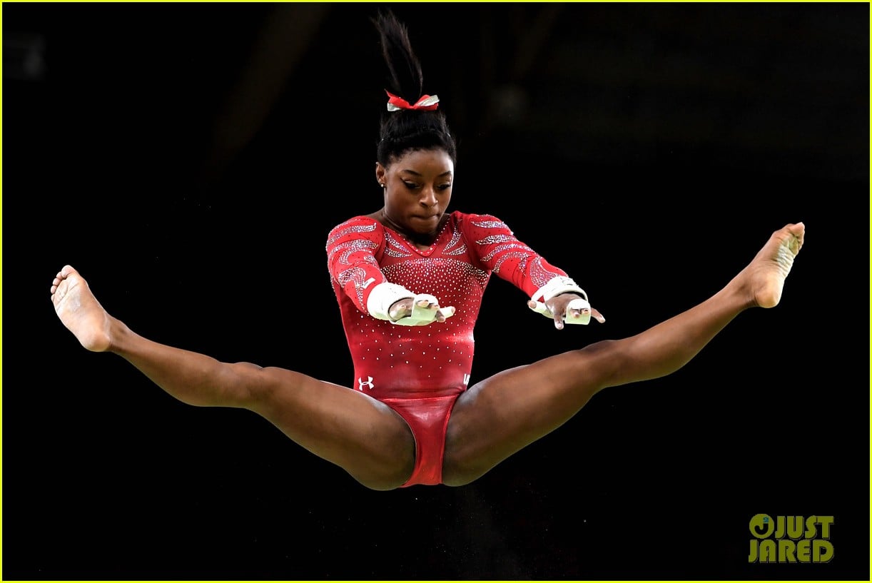 Simone Biles, Laurie Hernandez & Women's Gymnastics Team Complete ...