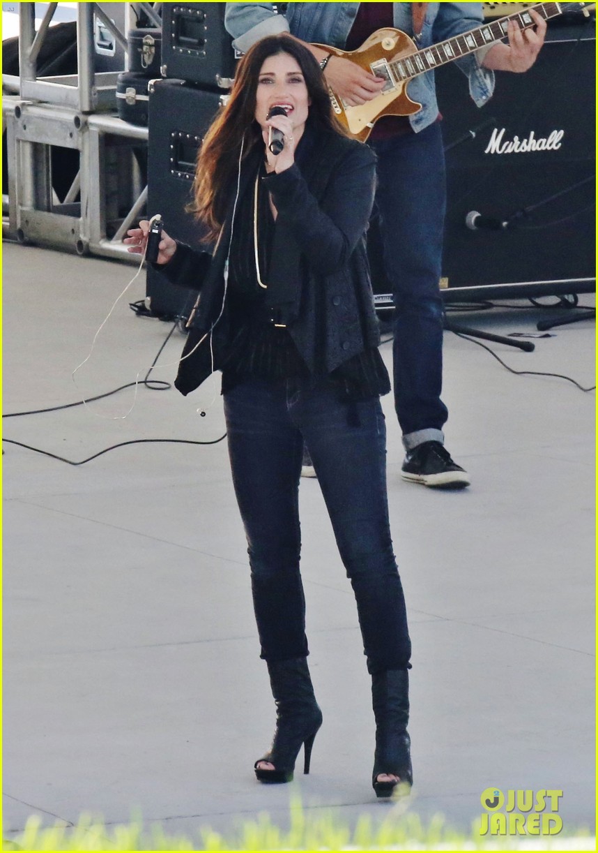 Idina Menzel Sings On the Set of 'Beaches' Remake: Photo 3735442 ...