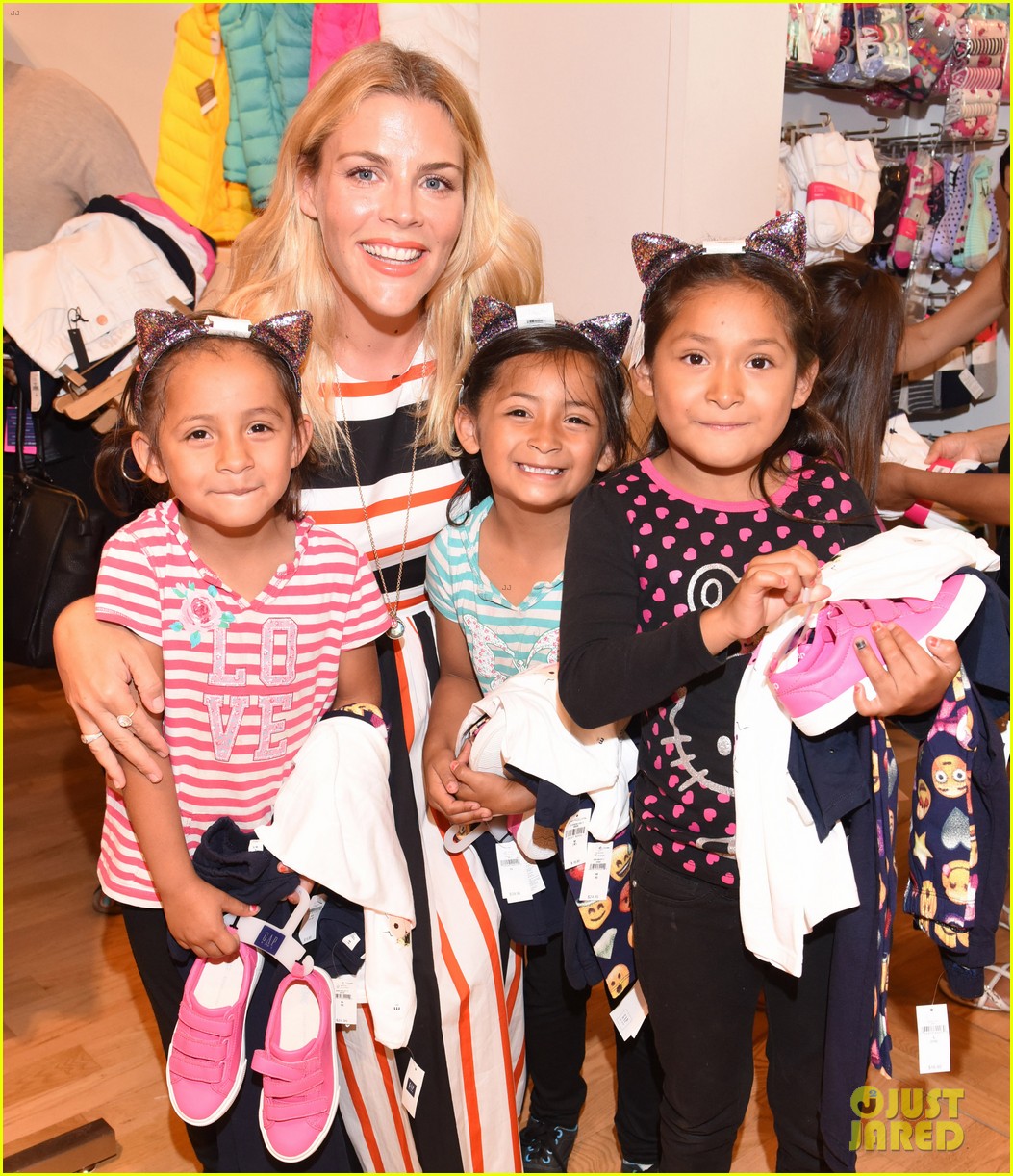 Busy Philipps Hosts Baby2Baby Back To School Event With Daughter Birdie ...