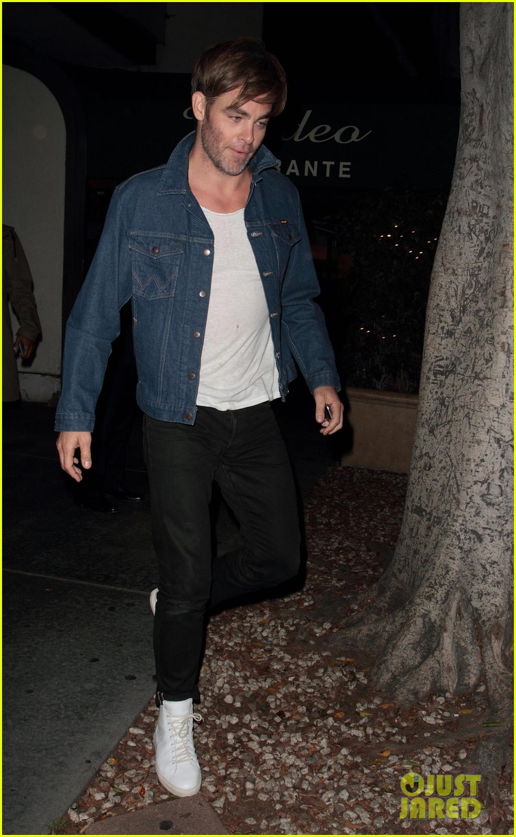 Chris Pine & 'Hell or High Water' Co-Star Ben Foster Dish Deets About ...