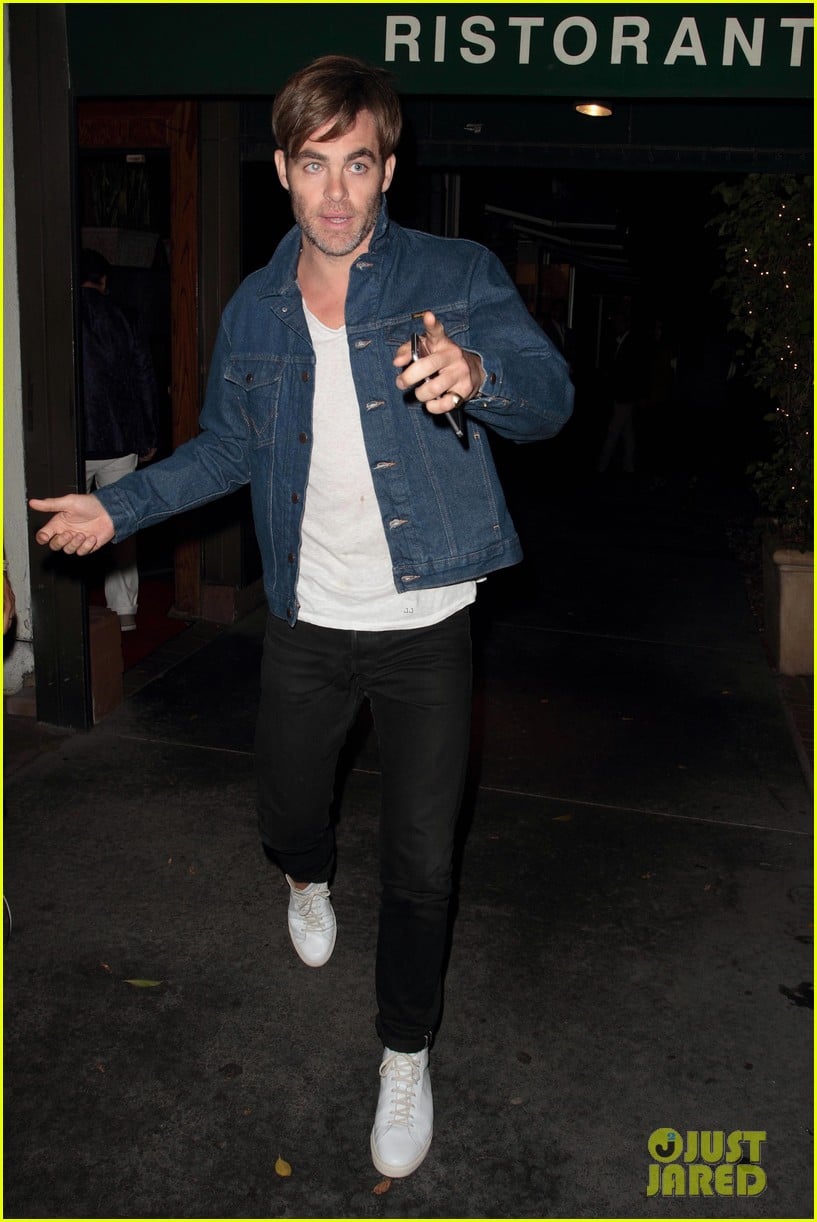 Chris Pine & 'Hell or High Water' Co-Star Ben Foster Dish Deets About ...