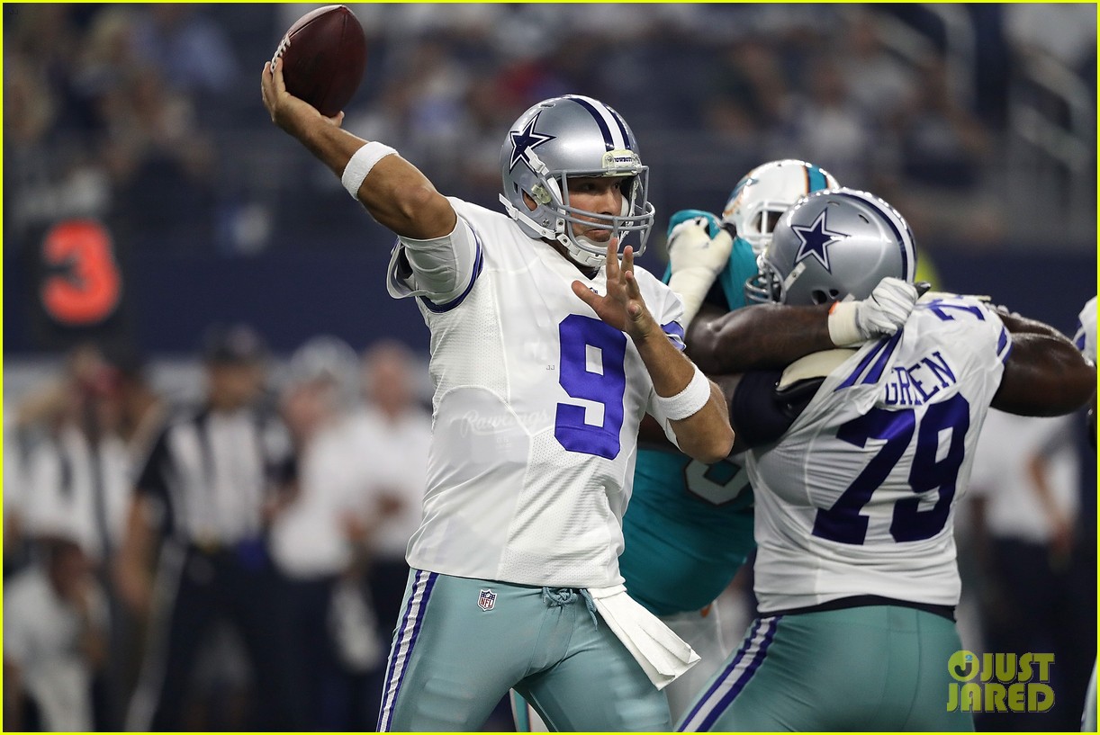 Tony Romo Breaks Bone in His Back, Won't Play Until Mid-Season: Photo ...