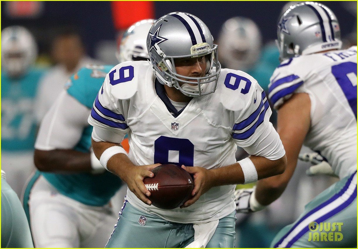 Tony Romo Breaks Bone in His Back, Won't Play Until Mid-Season: Photo ...