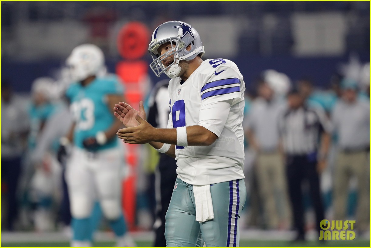 Tony Romo Breaks Bone in His Back, Won't Play Until Mid-Season: Photo ...