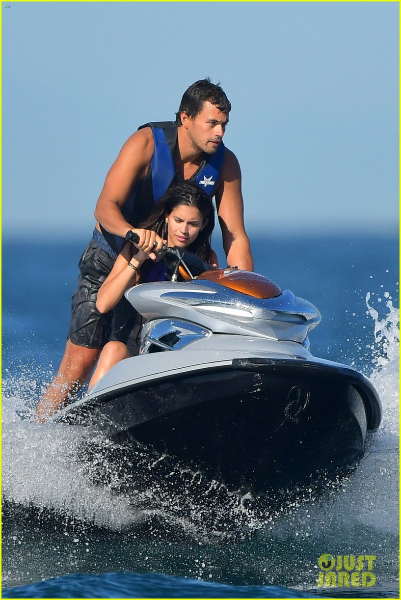 Model Sara Sampaio Enjoys PDA-Filled Vacation with Boyfriend Oliver ...