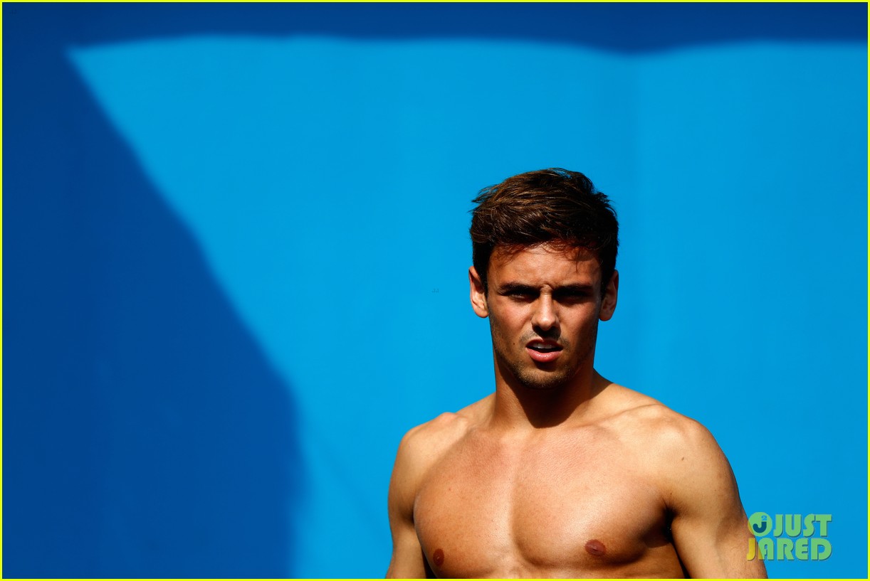 Tom Daley & Dan Goodfellow Train For Diving Synch Event in Rio: Photo ...