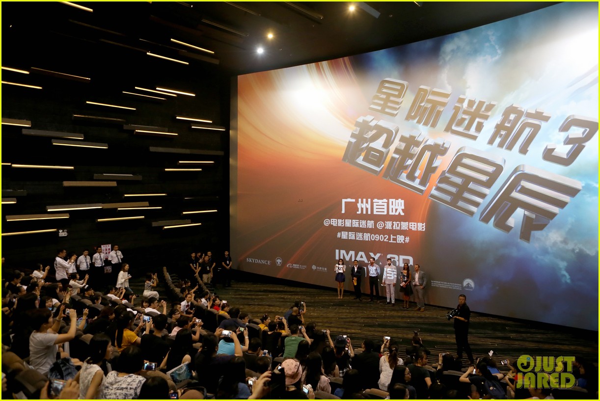 Zoe Saldana & Cast Screen 'Star Trek Beyond' in China: Photo 3738819 ...
