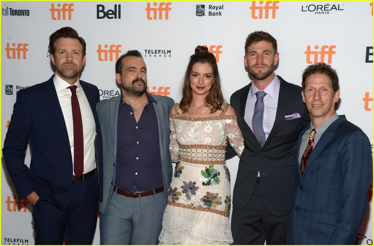 Anne Hathaway & Jason Sudeikis Premiere 'Colossal' at TIFF 2016: Photo ...