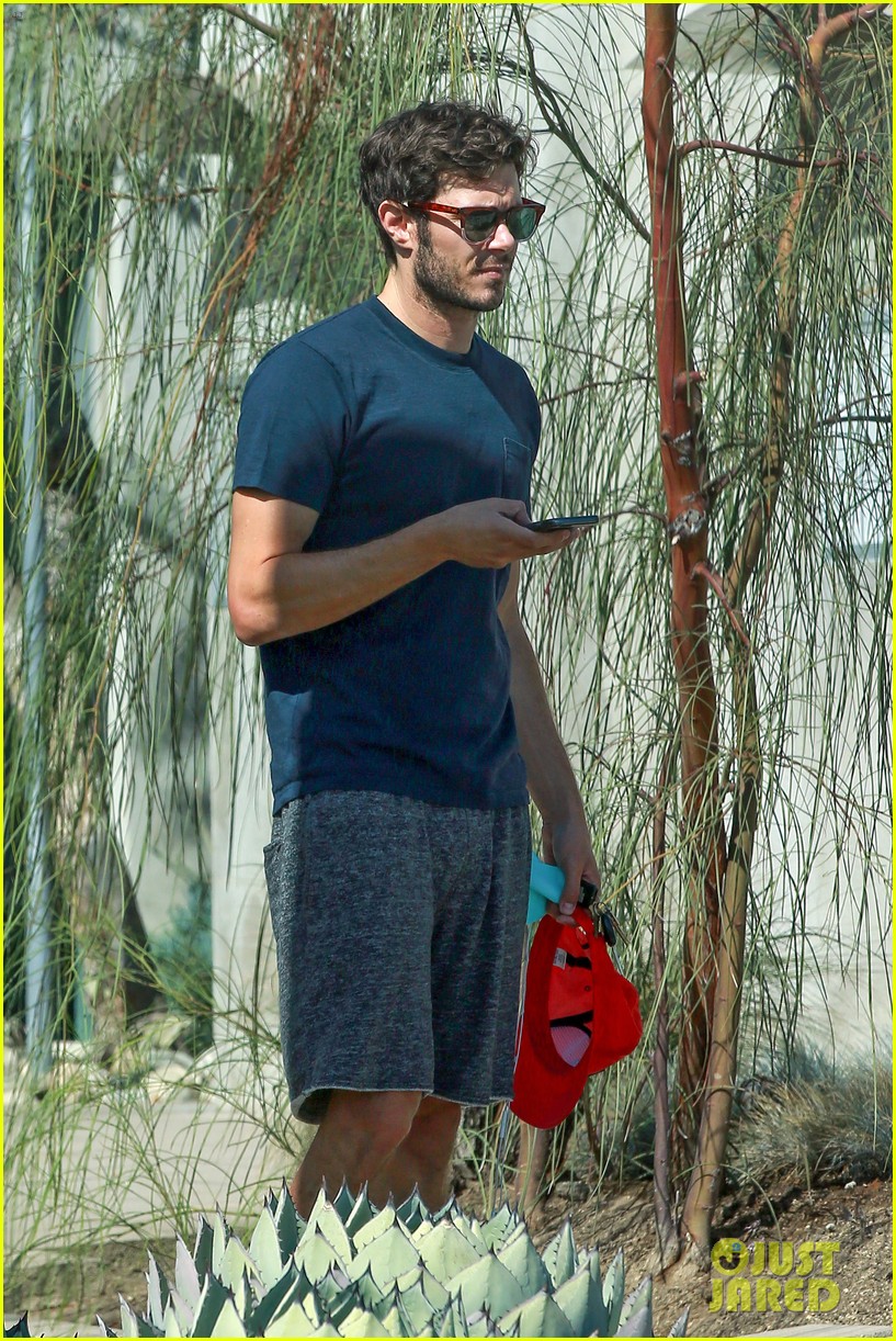 Adam Brody Regrets His Past Style Choices: 'I Had Very Crispy Hair in ...