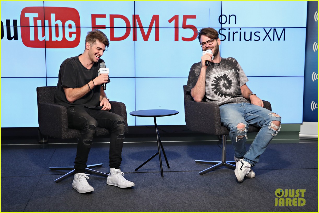 The Chainsmokers' Alex Pall Falls Off Stage During Concert (Video ...