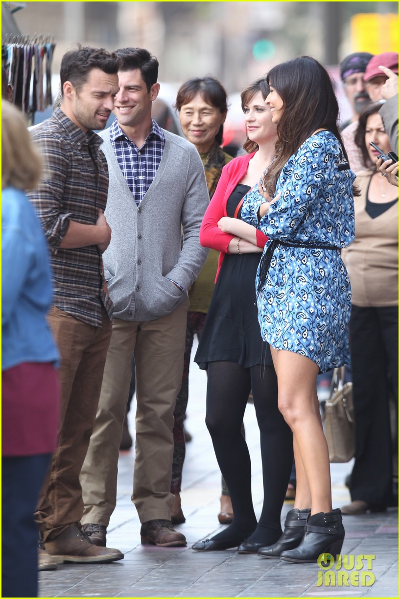 Photo: zooey deschanel new girl scenes 20 | Photo 3759410 | Just Jared ...