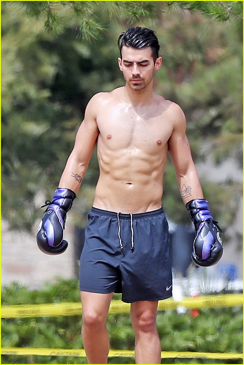 Joe Jonas Shows Off Hot Shirtless Body After DNCE Album Cover Reveal ...