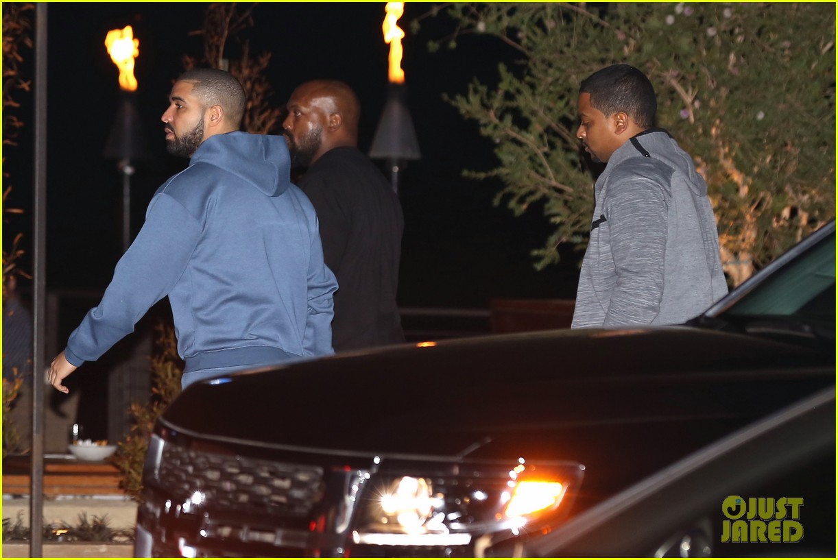 Drake Steps Out for a Sushi Dinner With a Group of Friends!: Photo ...