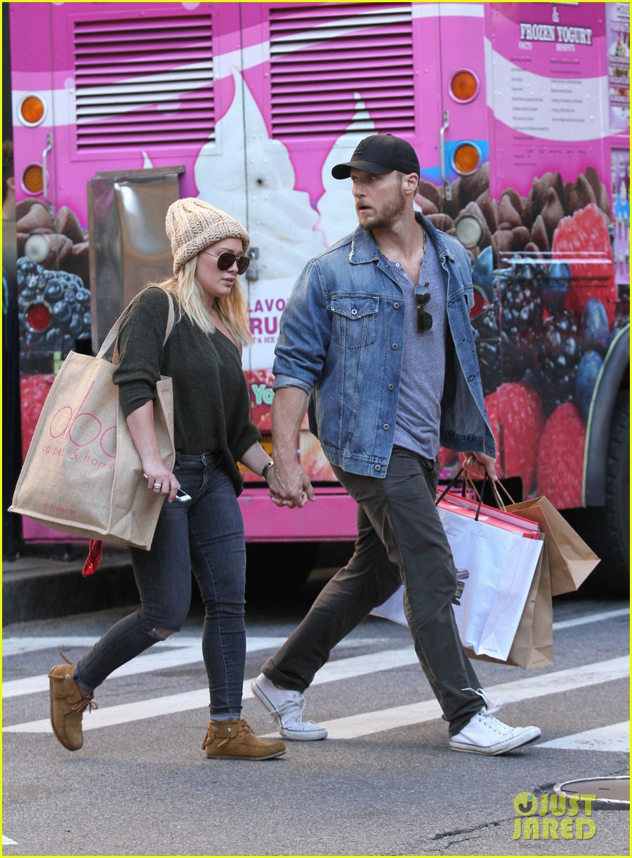 Hilary Duff & Jason Walsh Spotted Holding Hands for First Time!: Photo ...