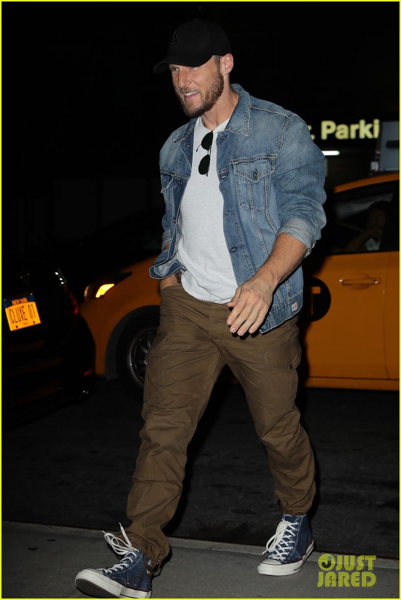 Hilary Duff Gets Ready to 'Rumble' with Trainer Noah Neiman: Photo ...