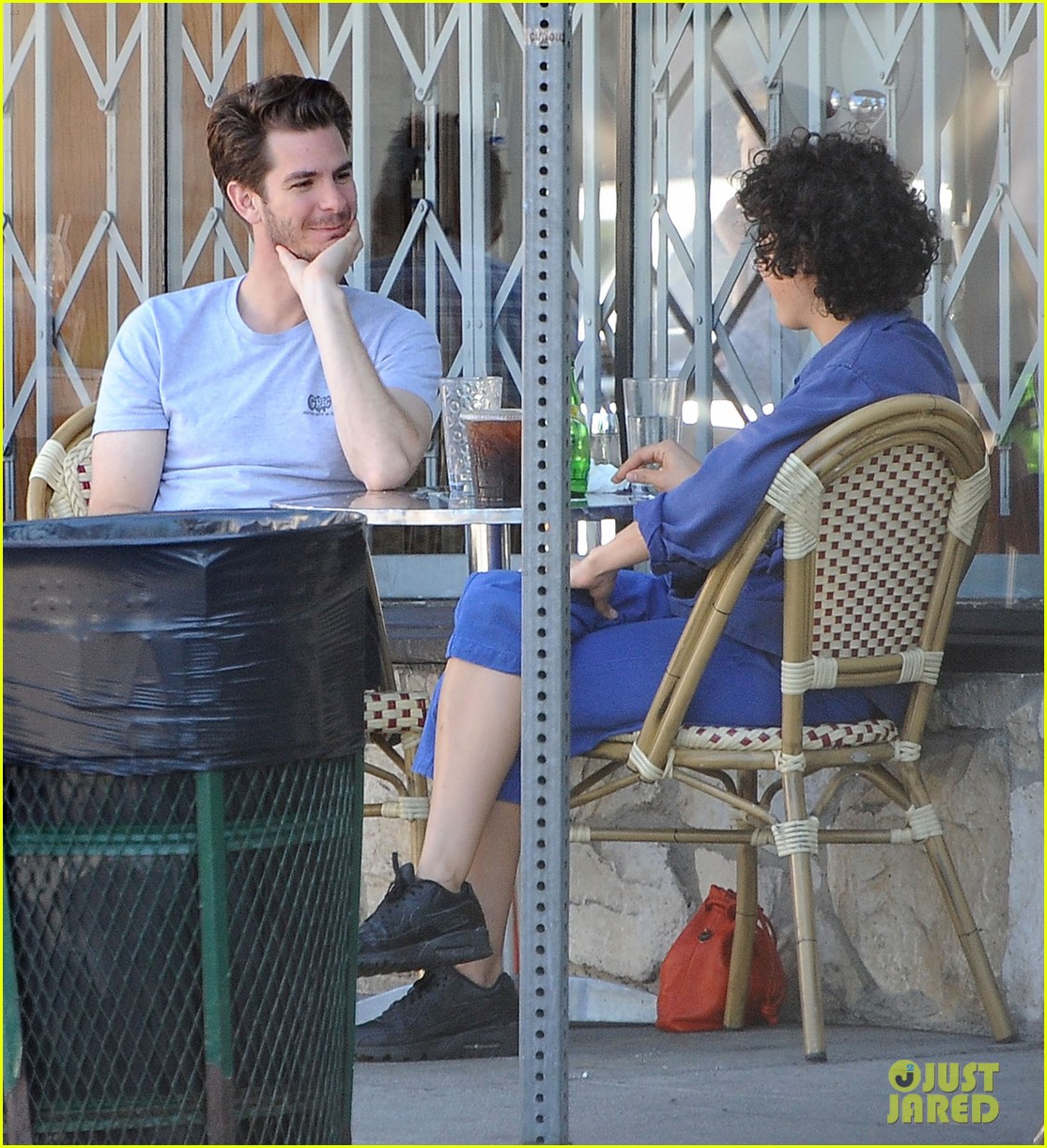 Andrew Garfield & Alia Shawkat Hug After Coffee Date: Photo 3764578 ...