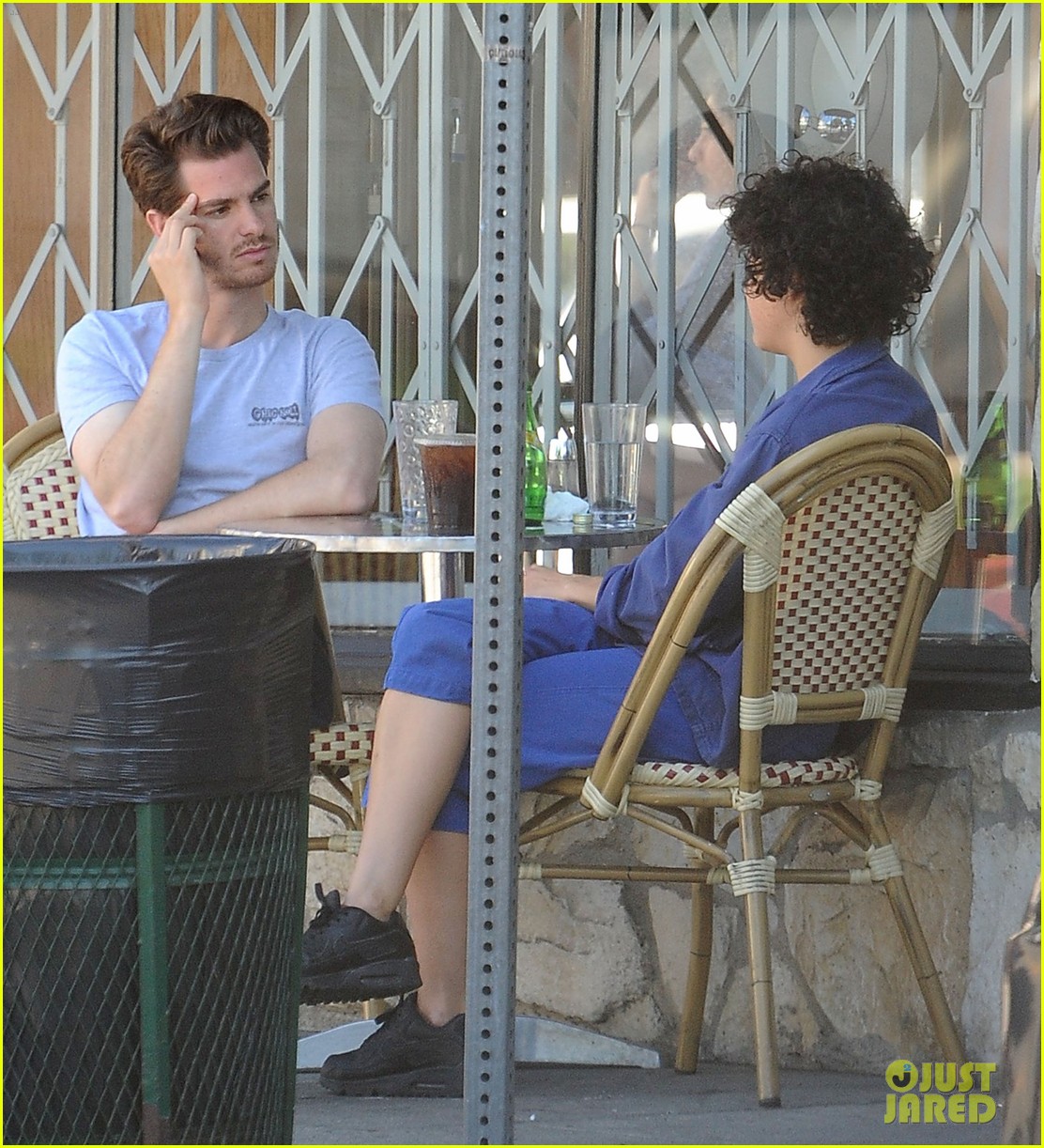 Andrew Garfield & Alia Shawkat Hug After Coffee Date: Photo 3764579 ...