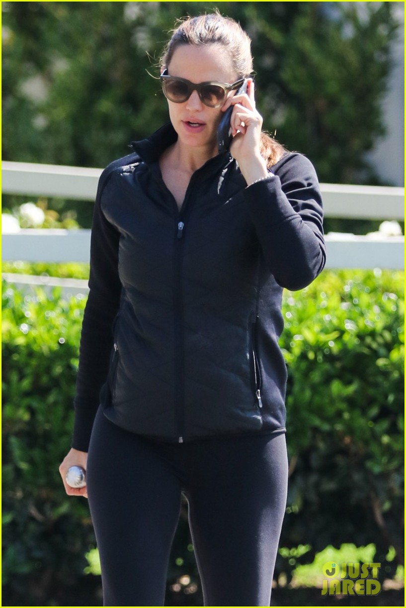 Jennifer Garner Spends Her Morning Working Up a Sweat: Photo 3767667 ...