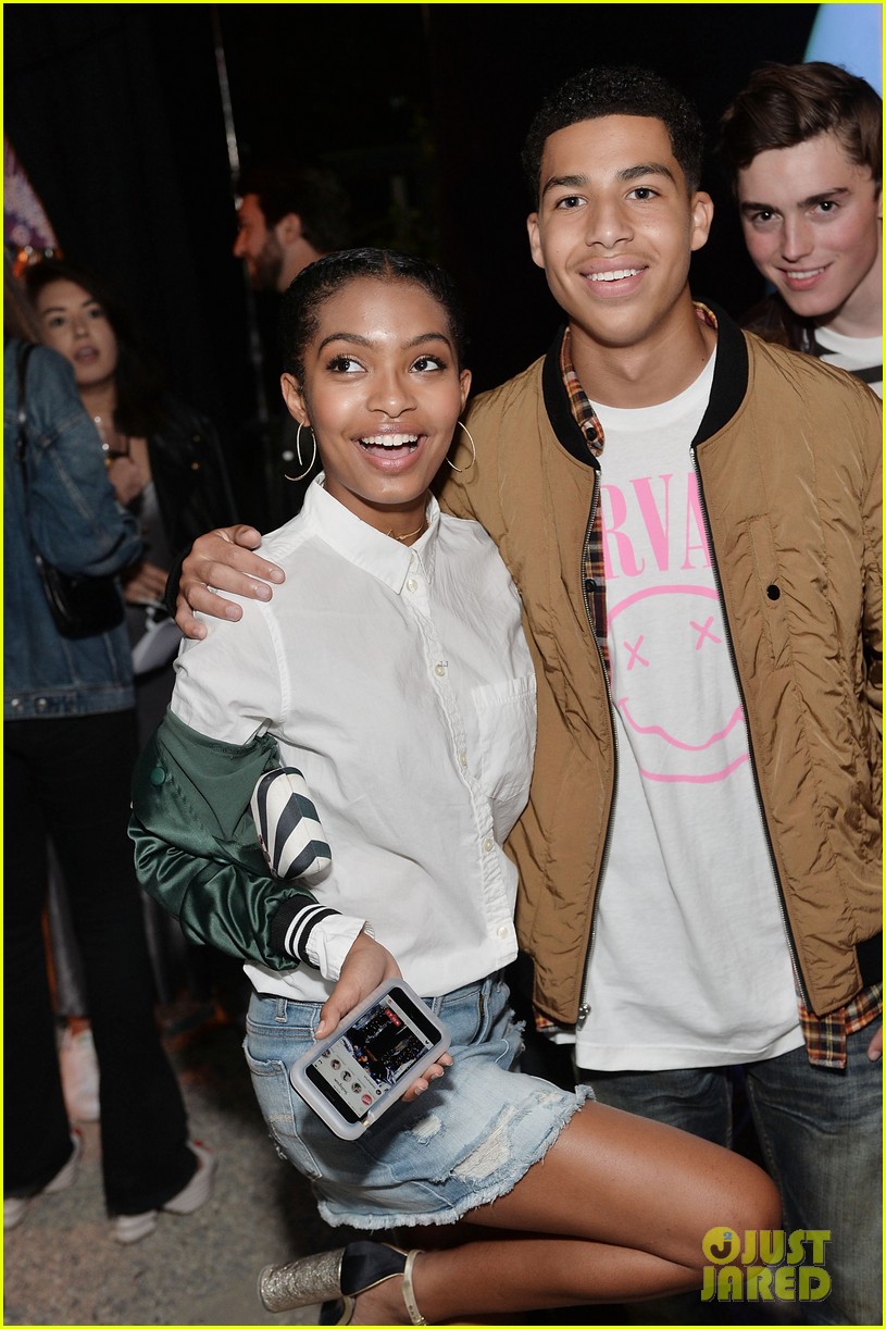 Kaia & Presley Gerber Hit Up Teen Vogue's Young Hollywood Party with ...