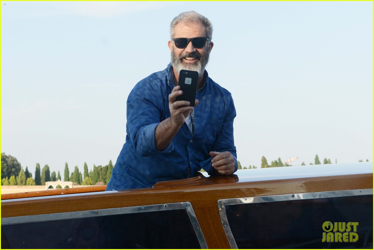 Andrew Garfield & Teresa Palmer Step Out for 'Hacksaw Ridge' Photo Call ...